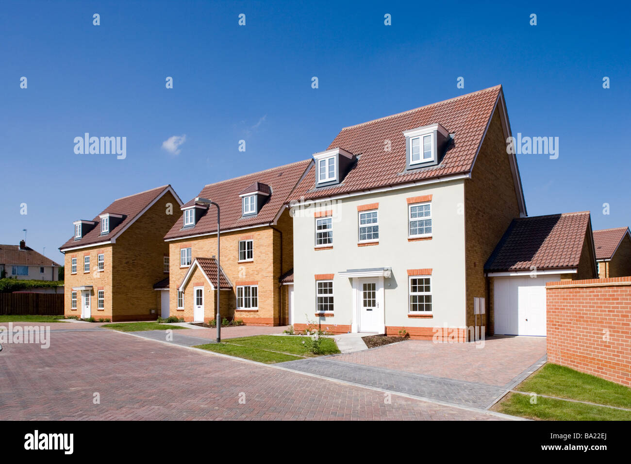 House front view detached uk hi-res stock photography and images - Alamy