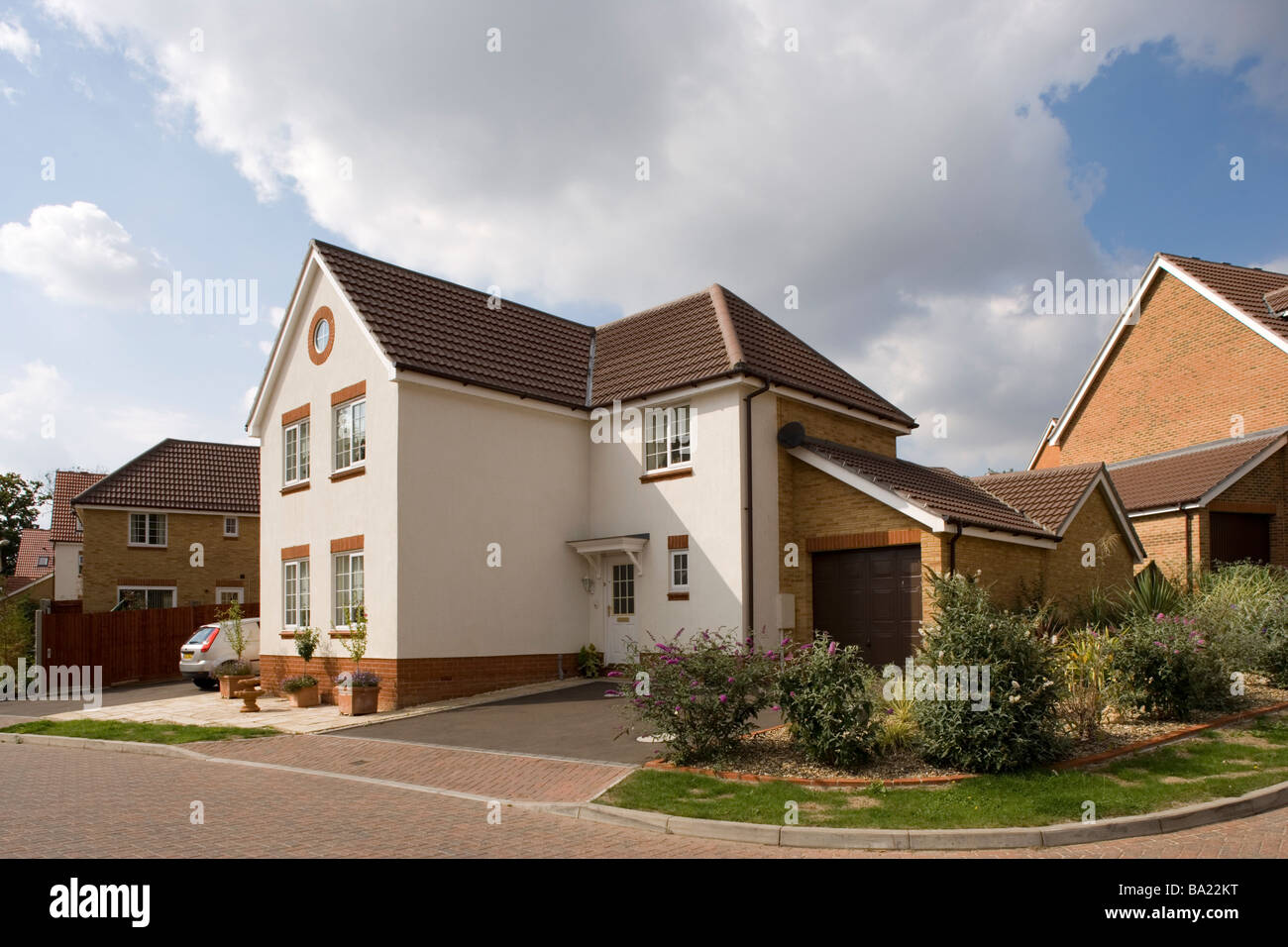 Modern housing england street community hi-res stock photography and ...