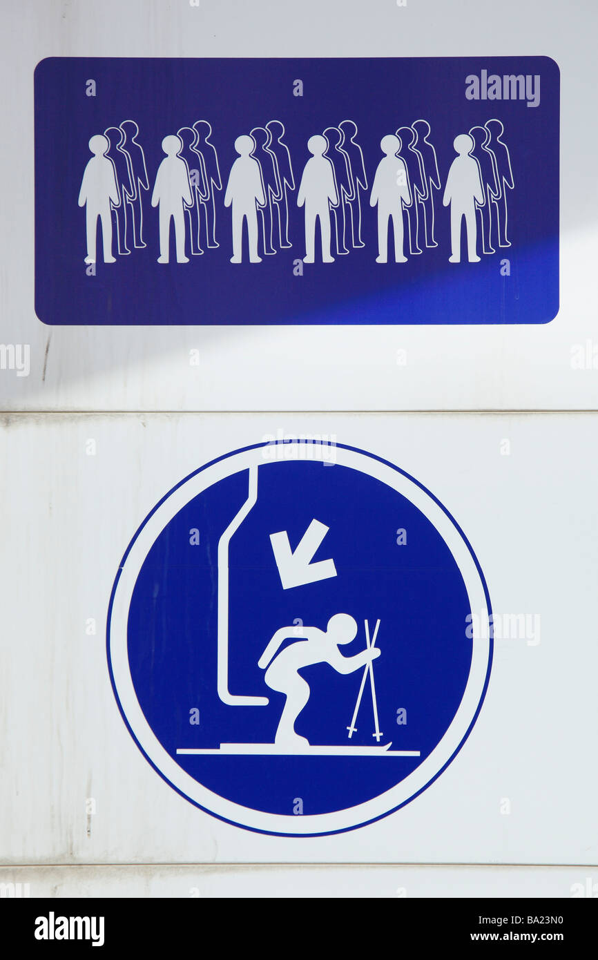 Ski lift sign hi-res stock photography and images - Alamy