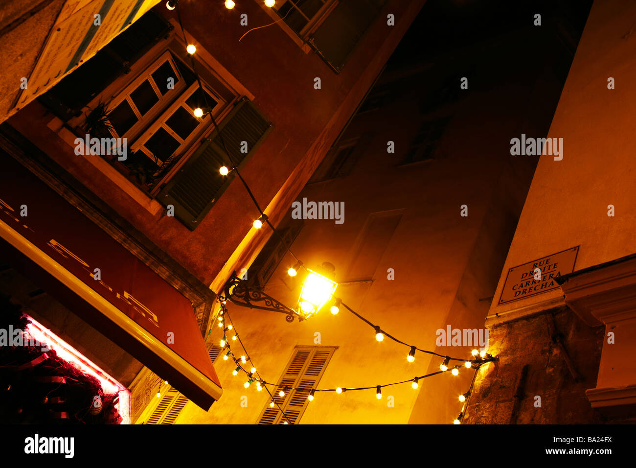 building with street light, Old Town Nice Stock Photo - Alamy