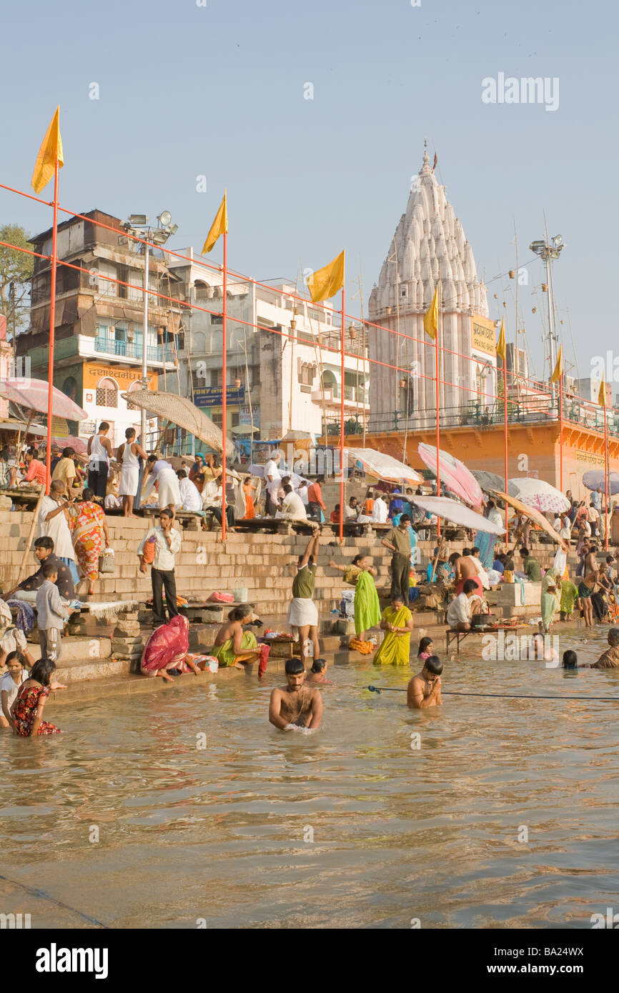 Hindu pilgrims washing in the Ganges in Varanasi, India Stock Photo - Alamy