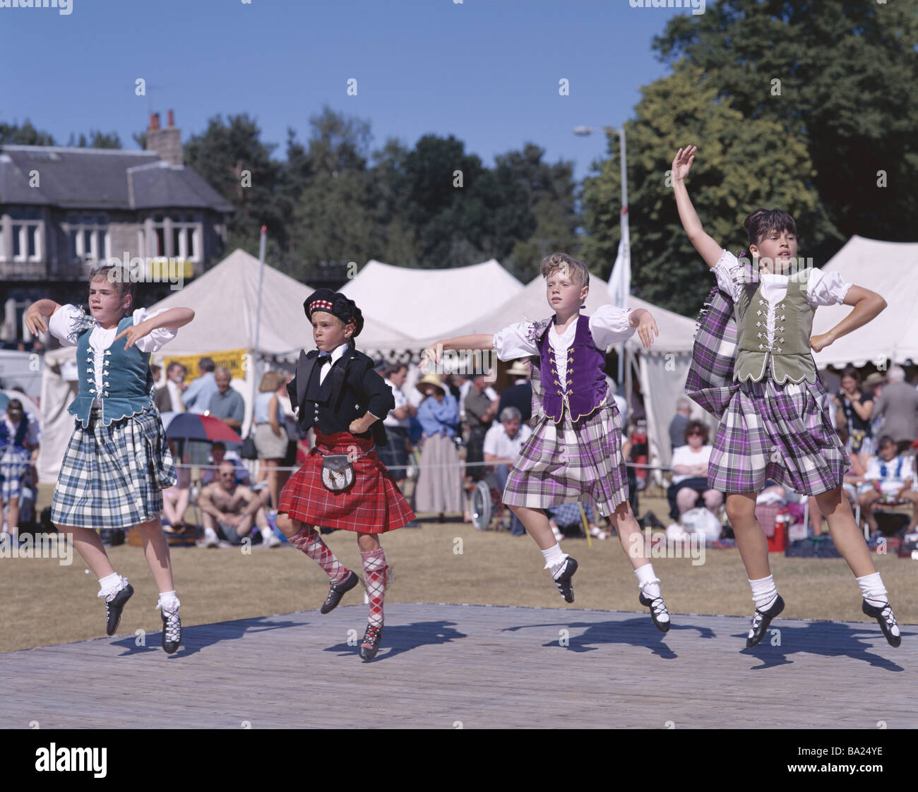 Children dancing scotland hi-res stock photography and images - Alamy