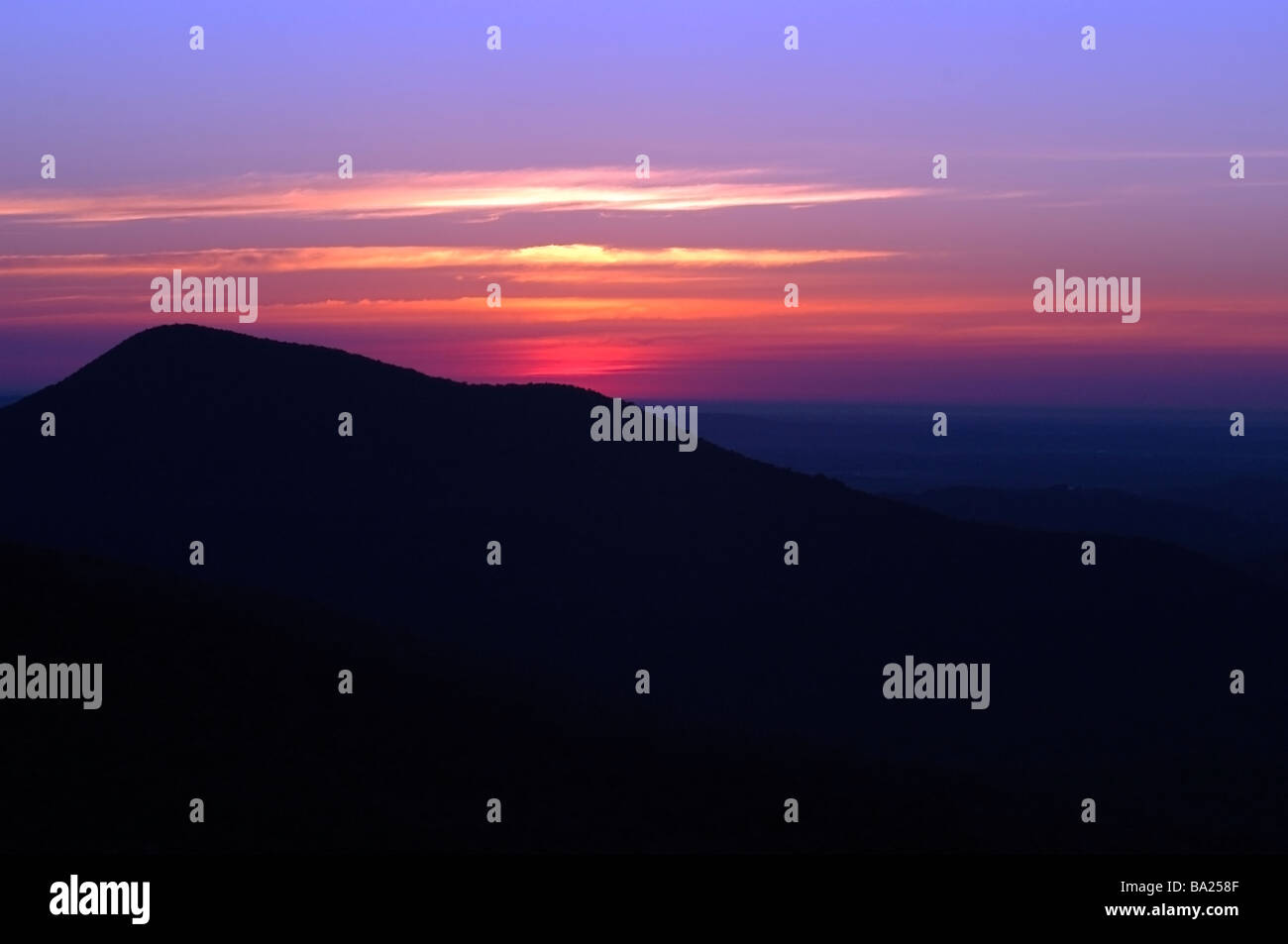 A Blue Ridge Mountain sunrise on Skyline Drive, Front Royal, Virginia ...