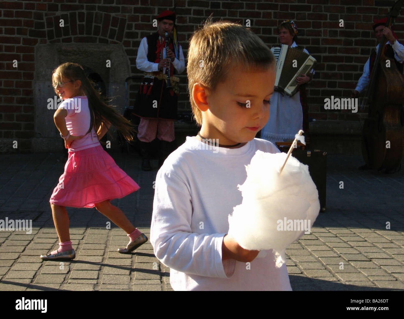 Performers play folklore music hi-res stock photography and images - Alamy