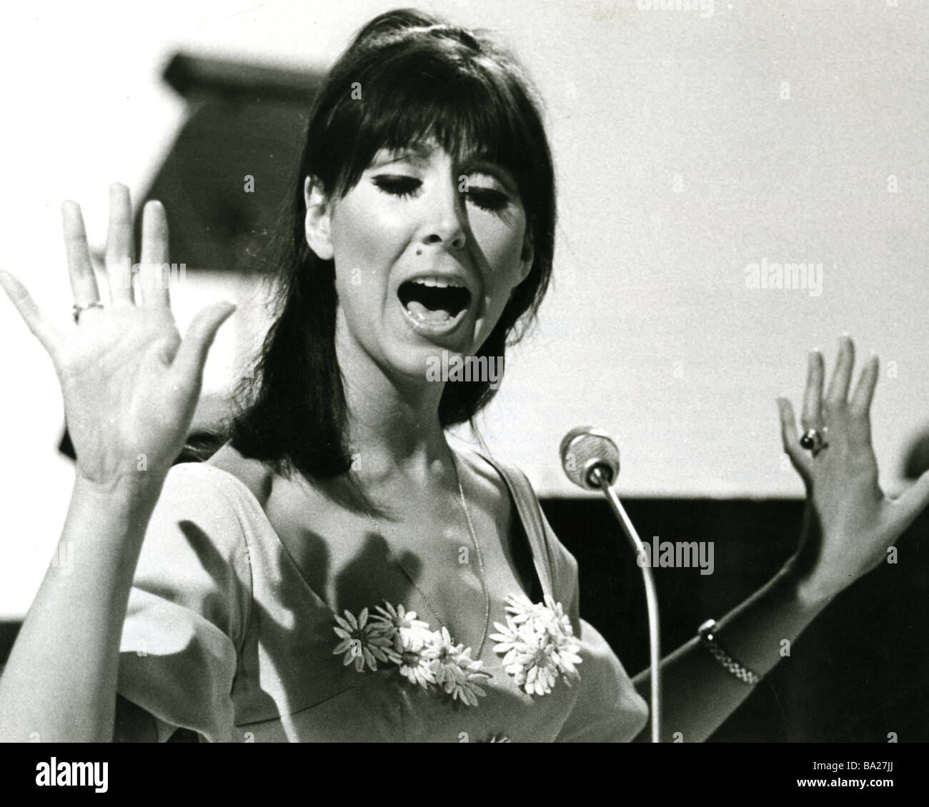 Anita harris 1960s hi-res stock photography and images - Alamy
