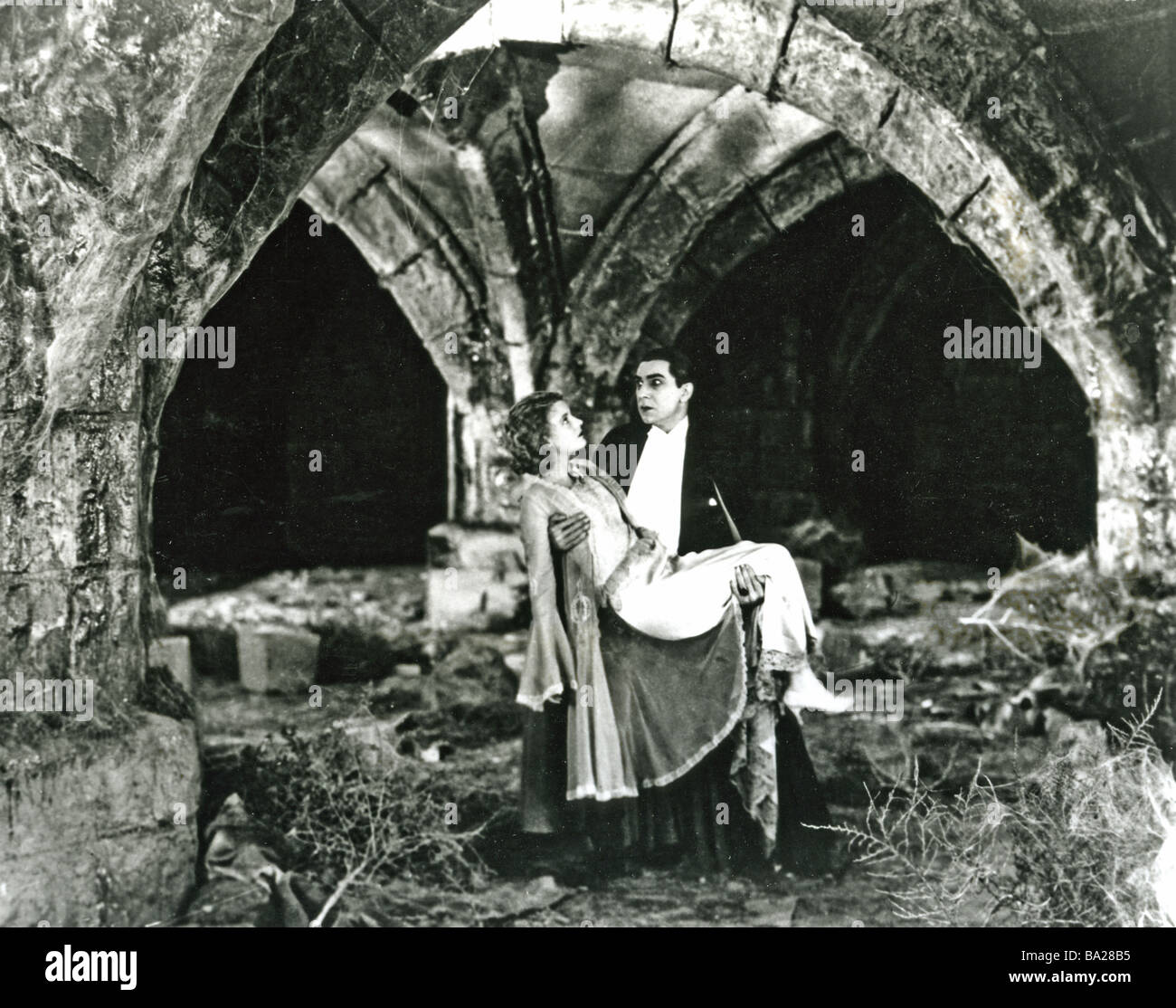 DRACULA 1931 Universal film with Bela Lugosi and Helen Chandler Stock ...