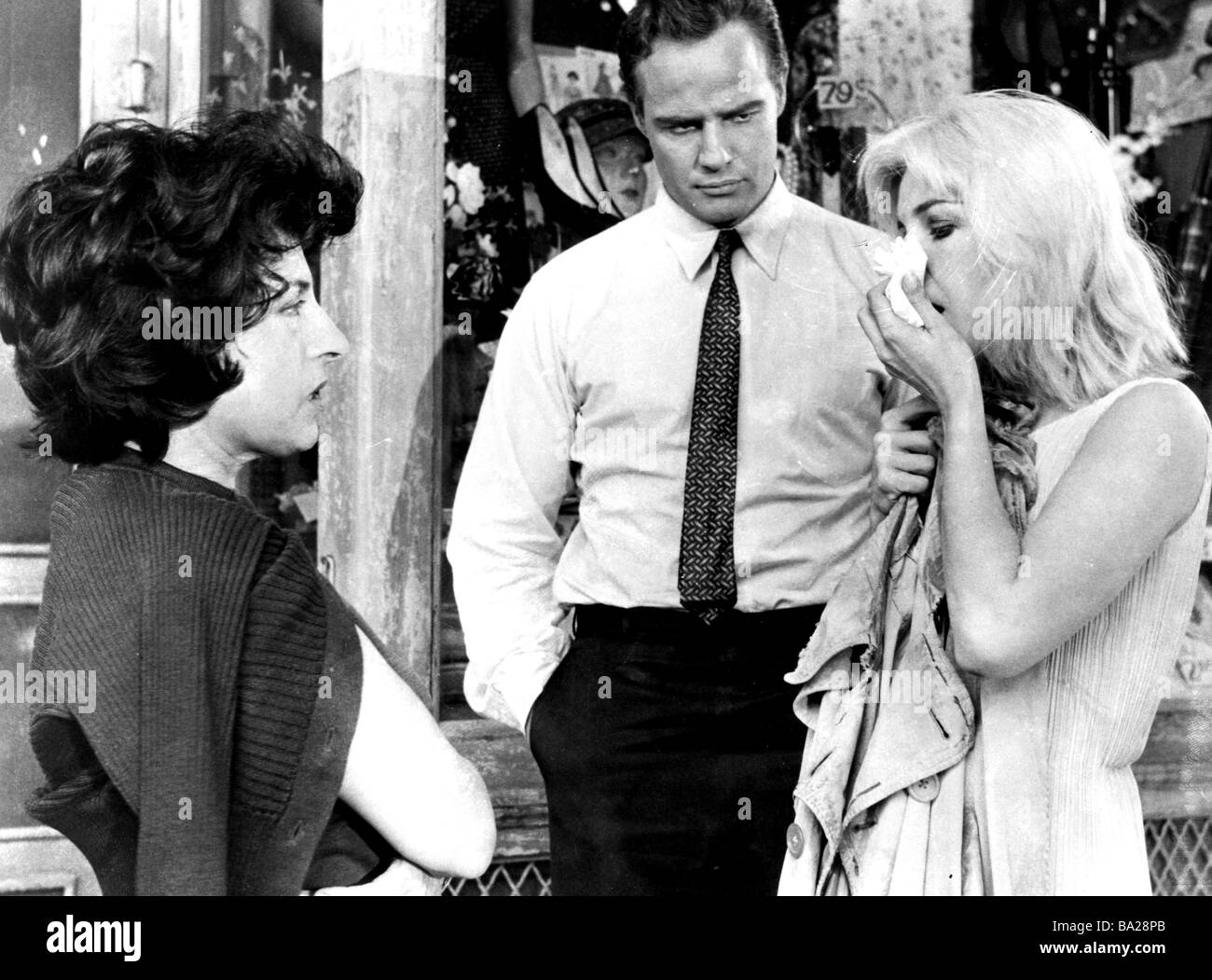 Marlon brando the fugitive kind Black and White Stock Photos & Images ...