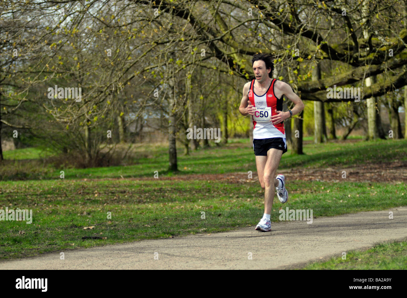 runner in northern athletics twelve stage road relay championship in ...