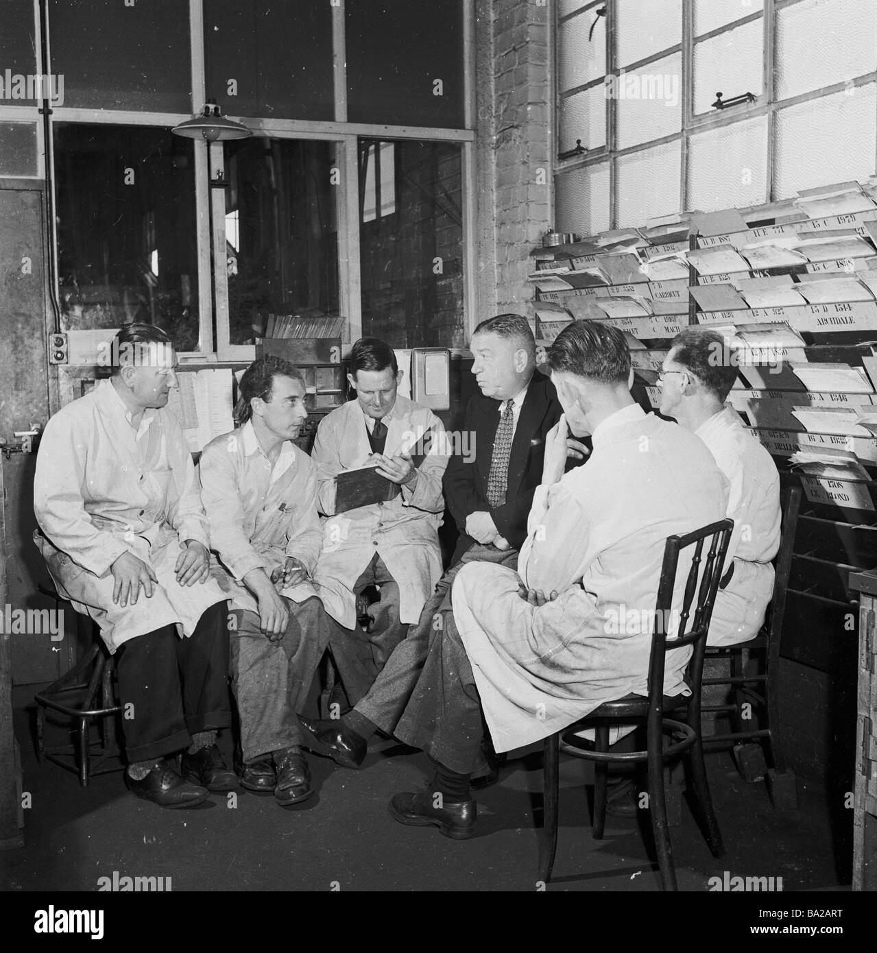 1950s Office Workers High Resolution Stock Photography and Images - Alamy