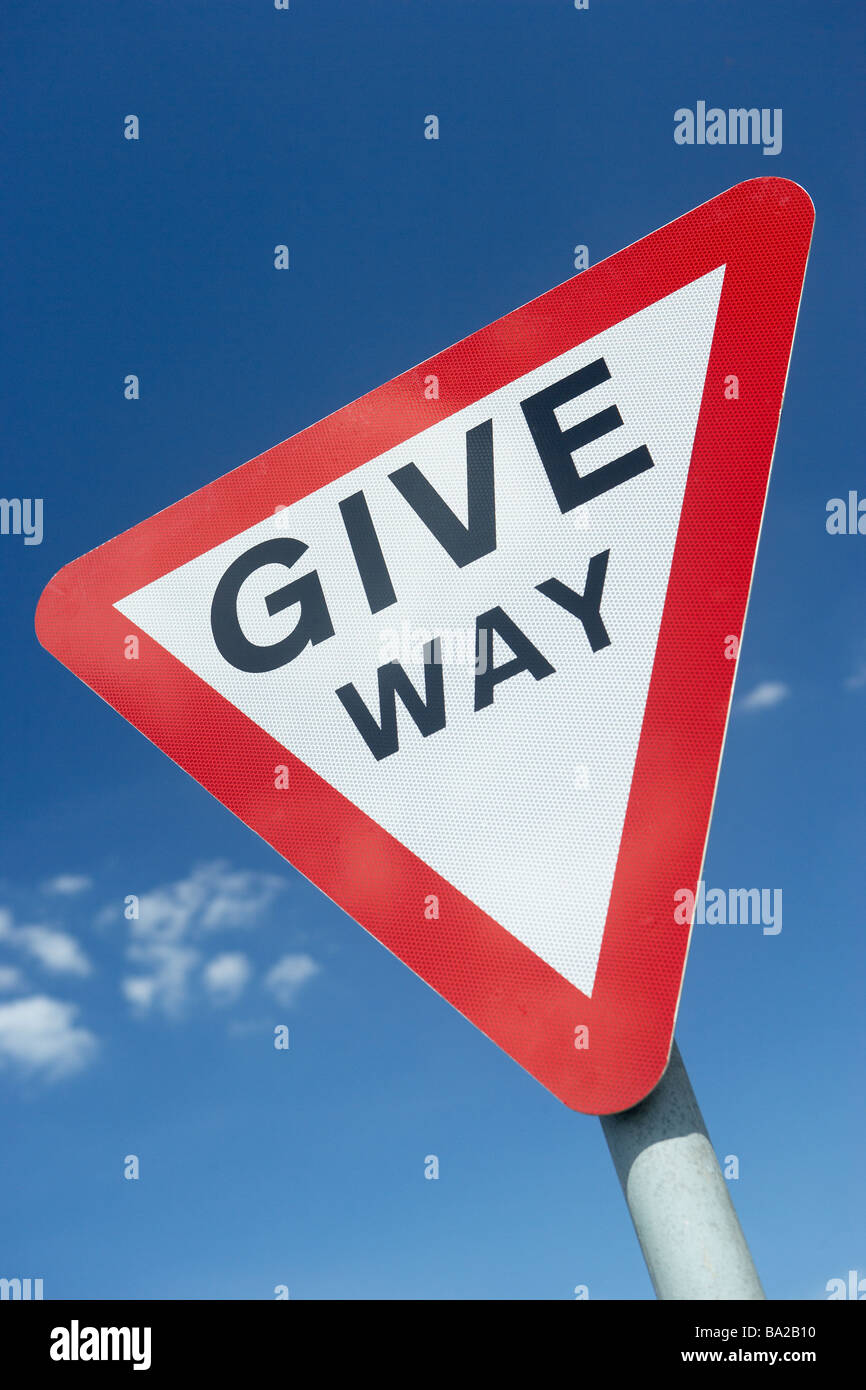 Give way hi-res stock photography and images - Alamy