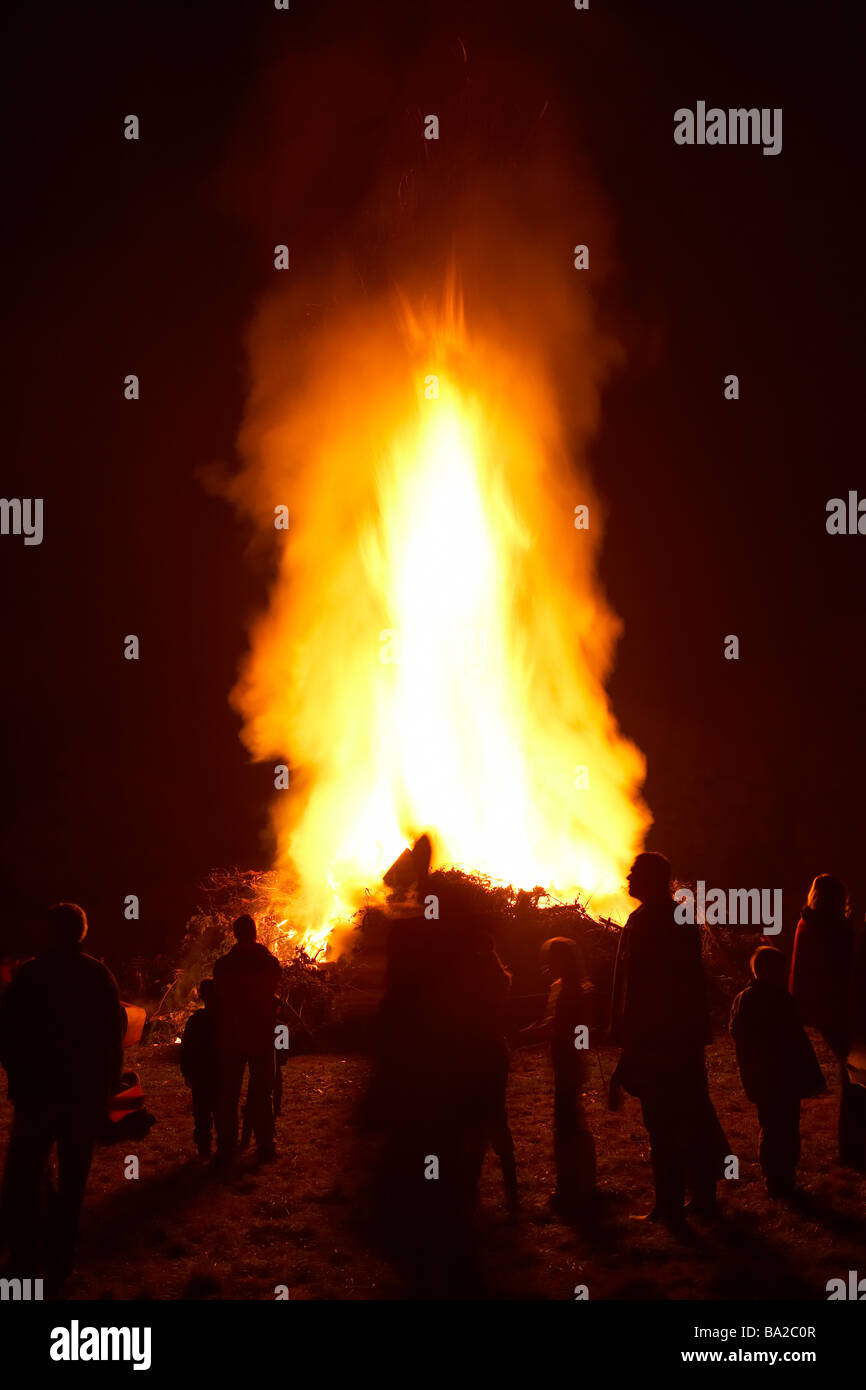 Bonfire night family hi-res stock photography and images - Alamy