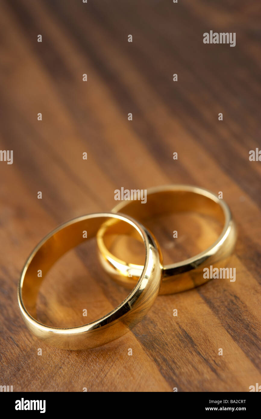 Gold wedding ring hi-res stock photography and images - Alamy