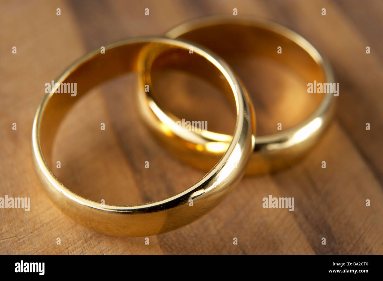 Gold wedding ring hi-res stock photography and images - Alamy