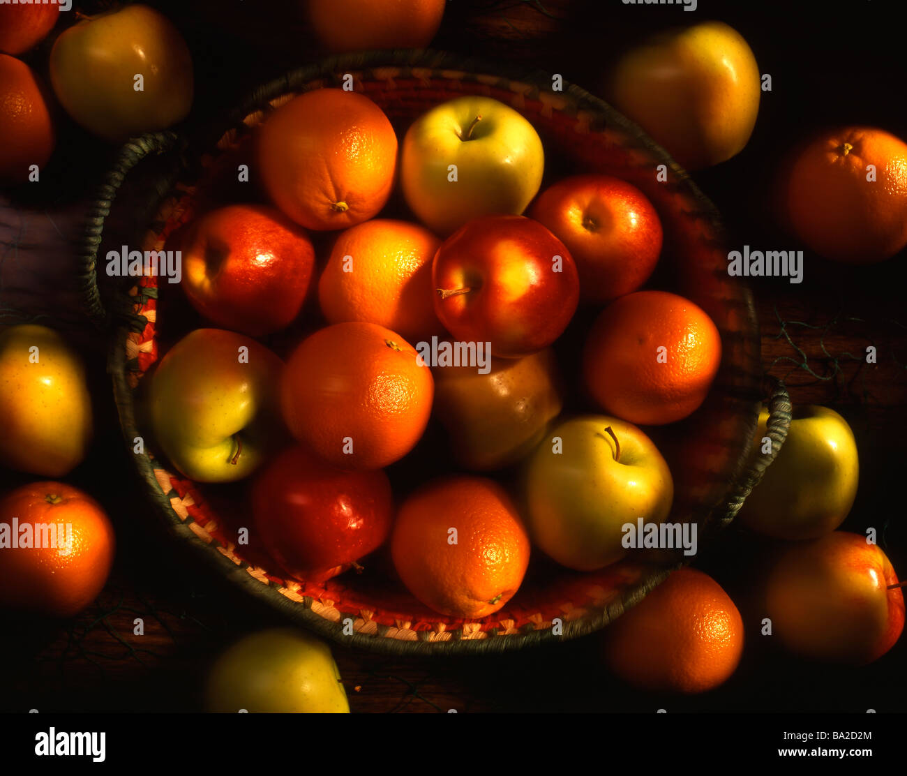 Apples and oranges Stock Photo - Alamy