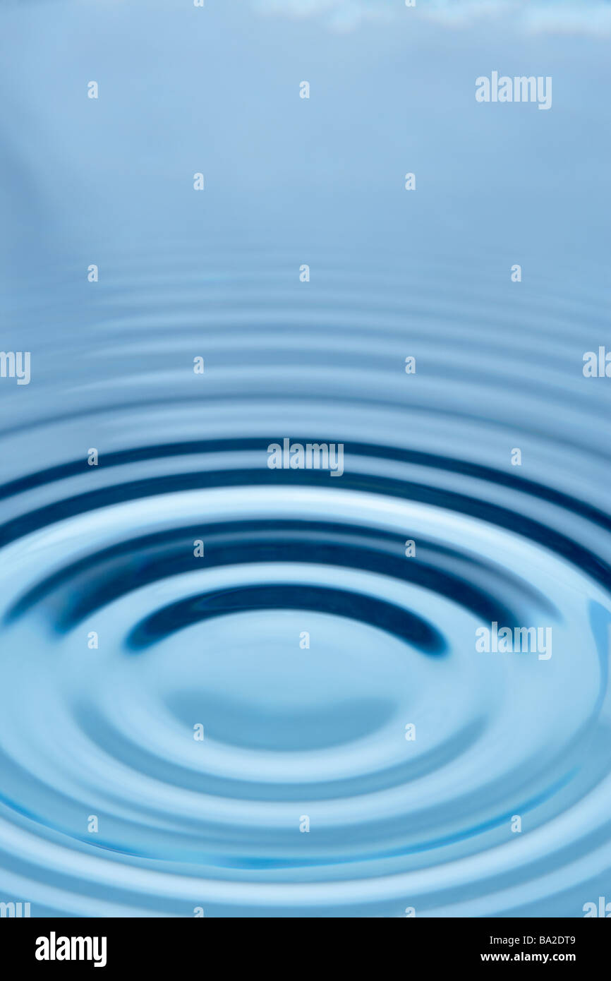 Forming concentric circles hi-res stock photography and images - Alamy