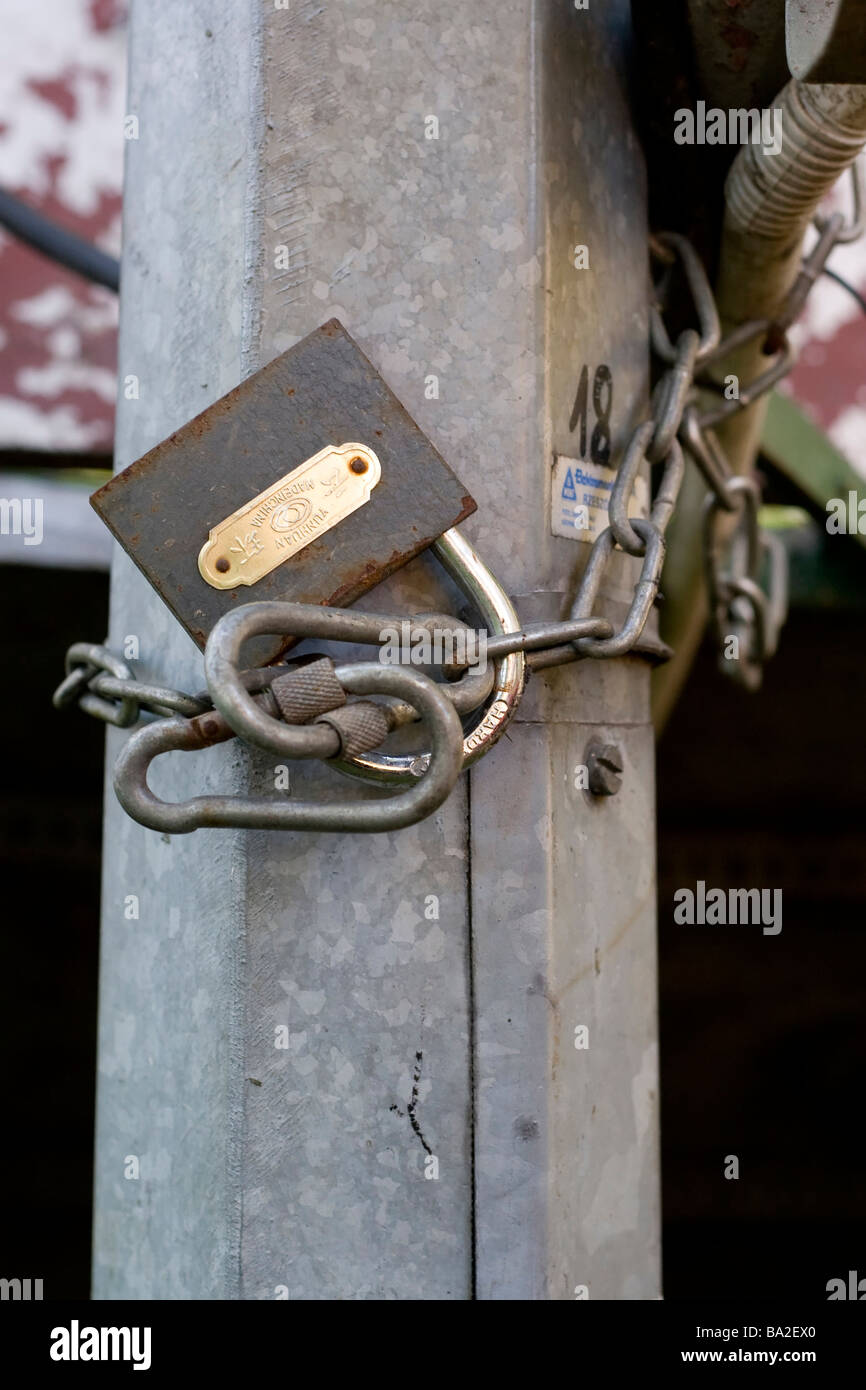Chain pole hi-res stock photography and images - Alamy