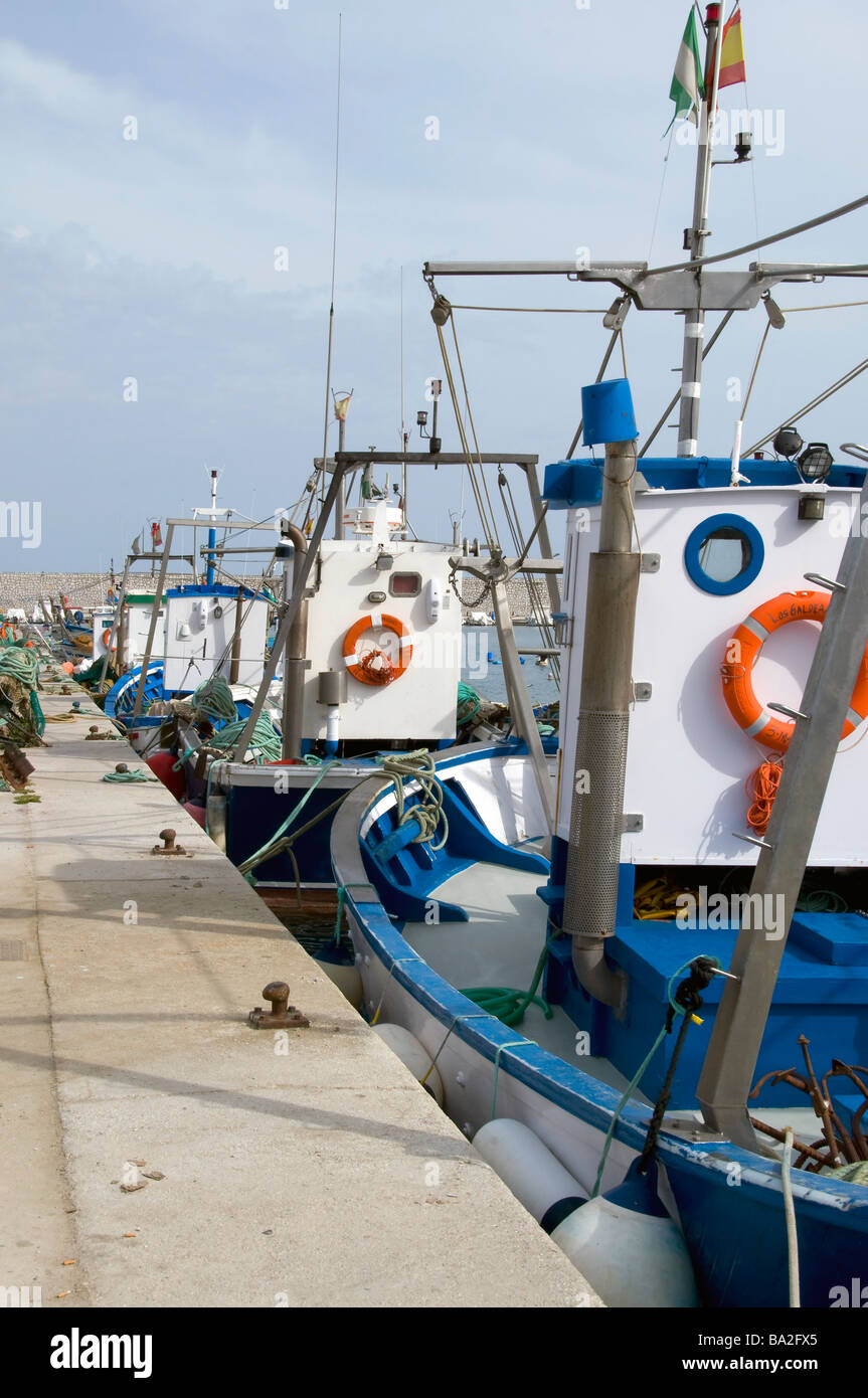Mooring fenders hi-res stock photography and images - Alamy