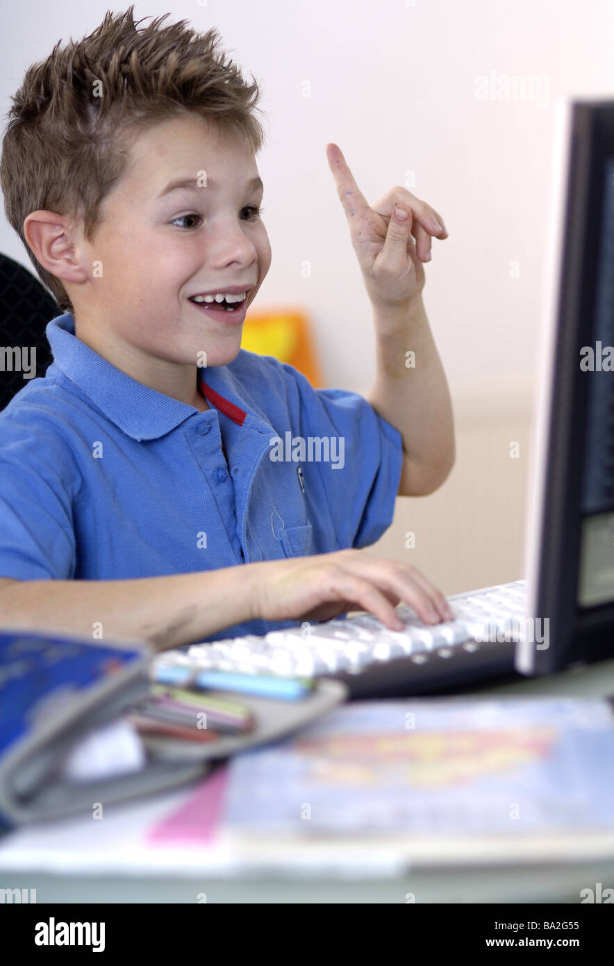 Boy problem solving computer hi-res stock photography and images - Alamy