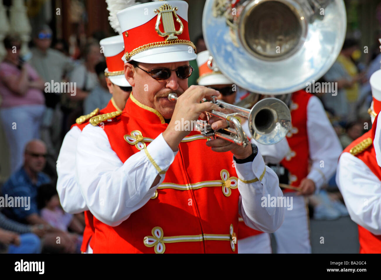 Disney magic band hi-res stock photography and images - Alamy