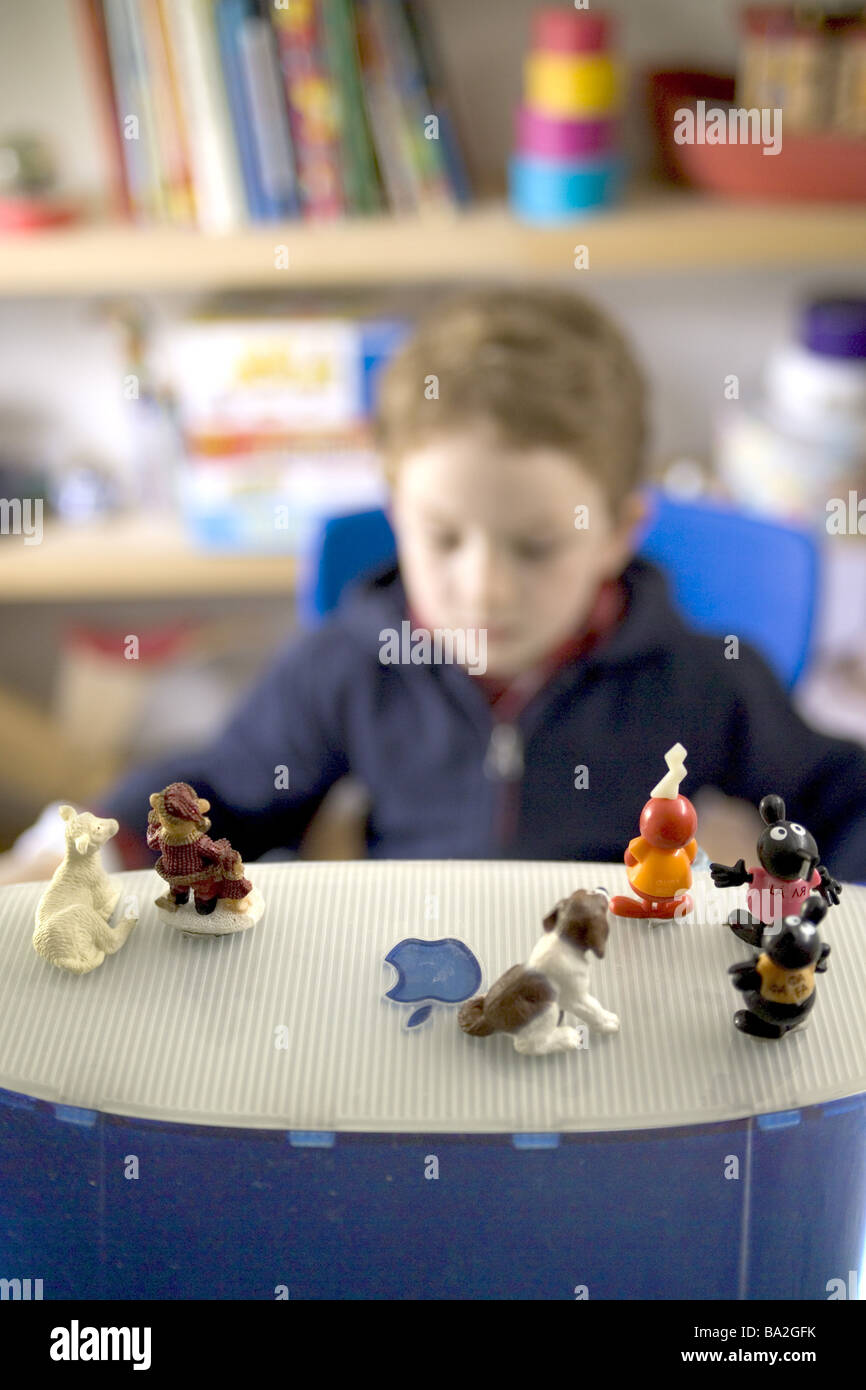 Birth figures hi-res stock photography and images - Alamy