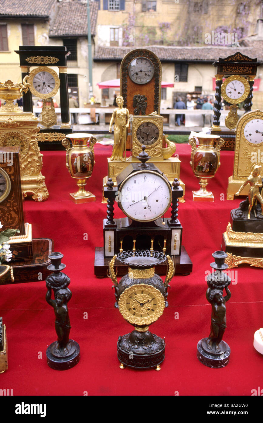 Accurate pendulum clock hi-res stock photography and images - Alamy