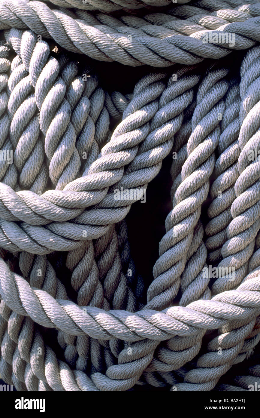 Heavy duty hawser hi-res stock photography and images - Alamy