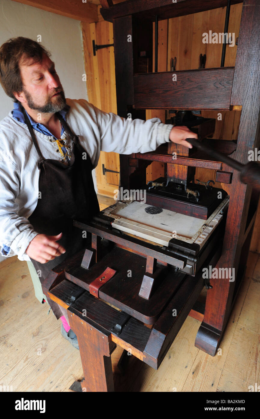 Old printing press hi-res stock photography and images - Alamy