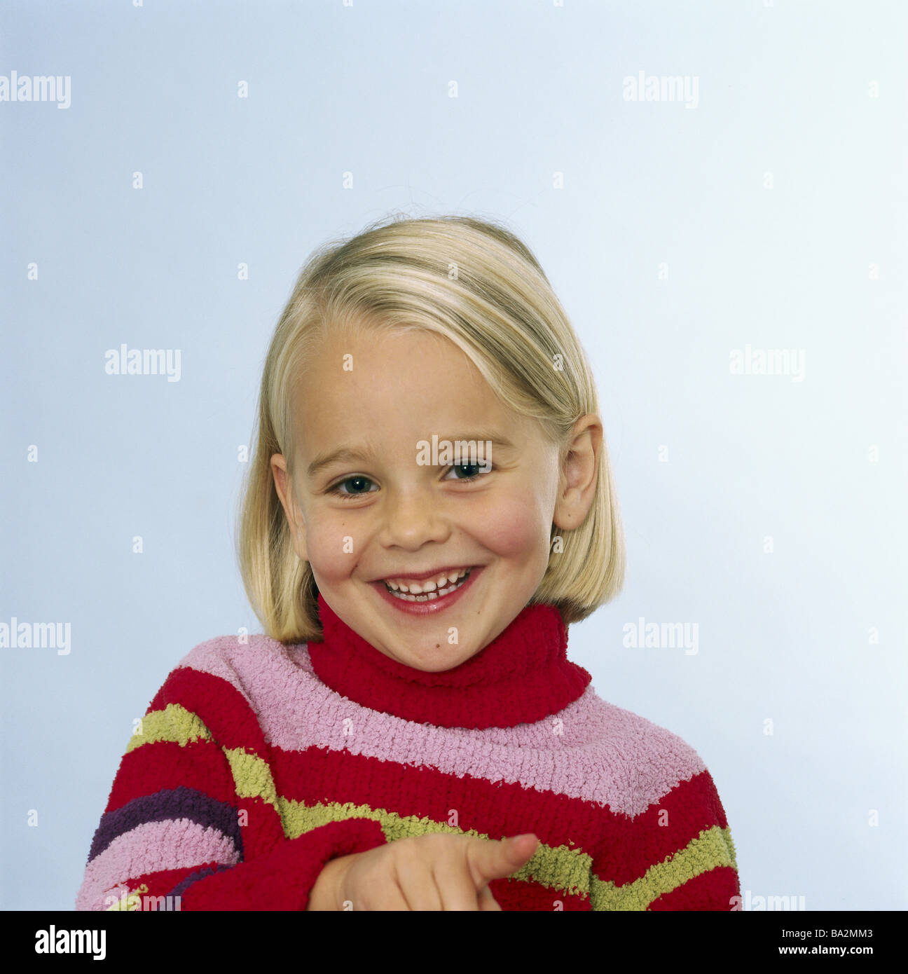 Girls cheerfully smile portrait series people child-portrait child 6 ...