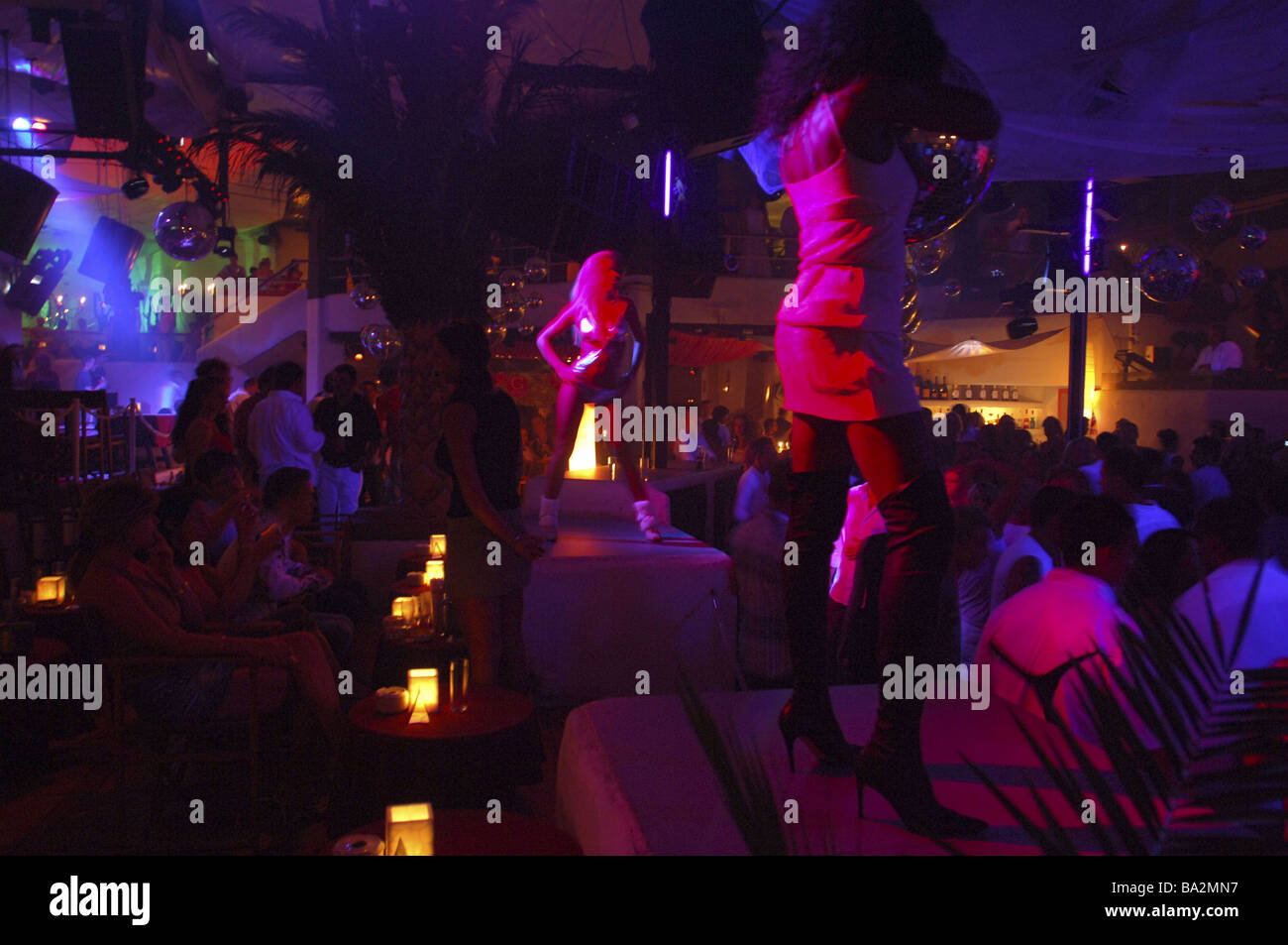 Tabledance hi-res stock photography and images - Alamy