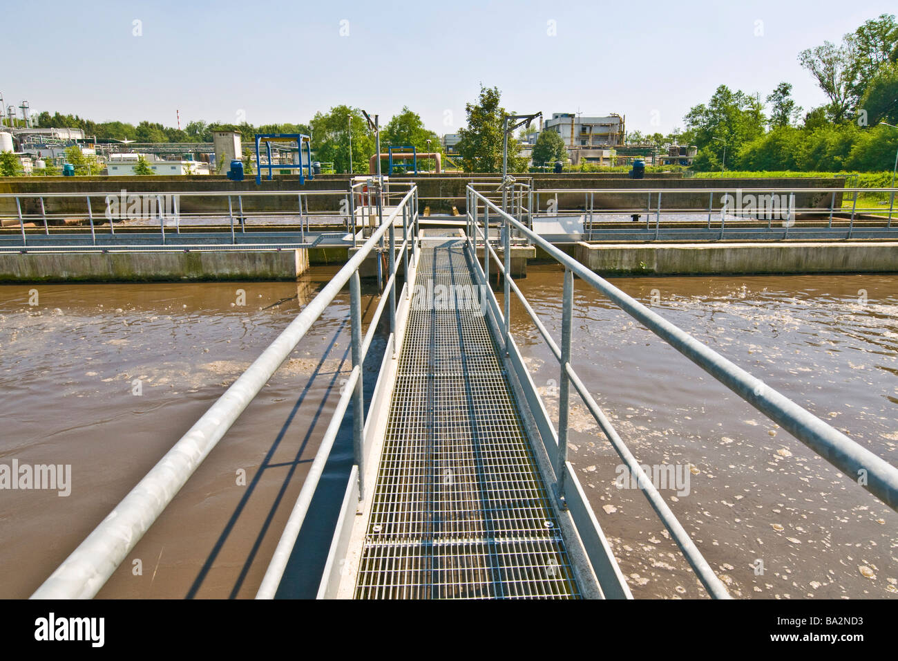 Primary sedimentation tank water purification facility operated by ...