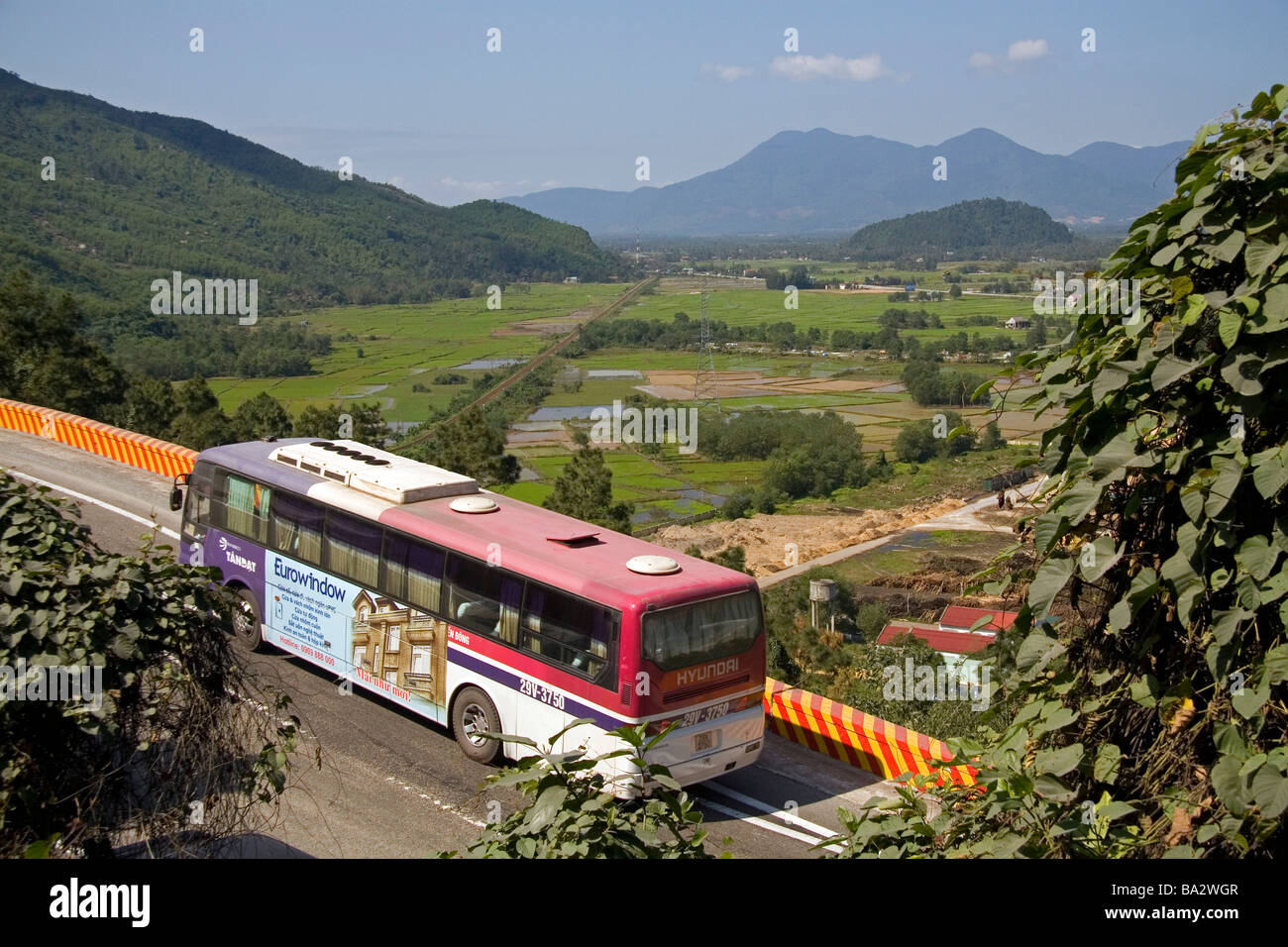 Vietnam bus hi-res stock photography and images - Alamy