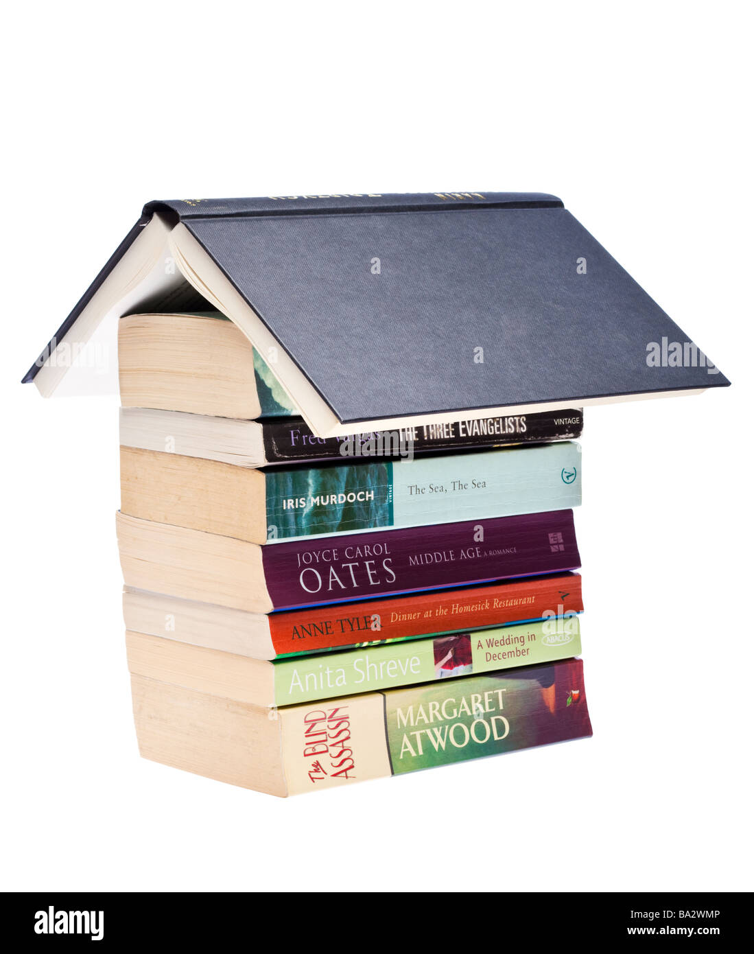 Pile of novels hi-res stock photography and images - Alamy