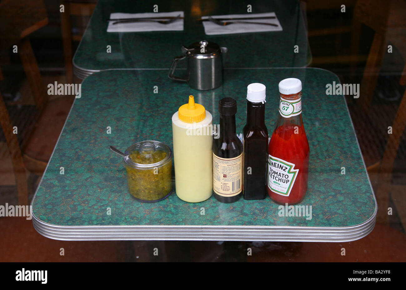 Fast-restaurant table food-condiment milk-small jug restaurant table ...