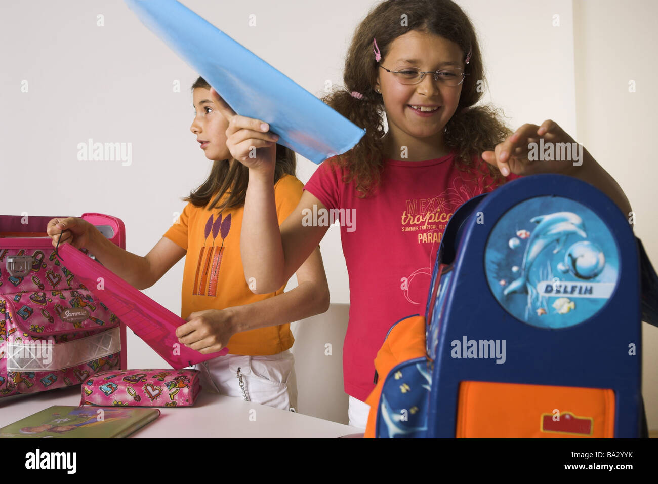 Classrooms school-bank girls school satchels series wrap people 8-10 ...
