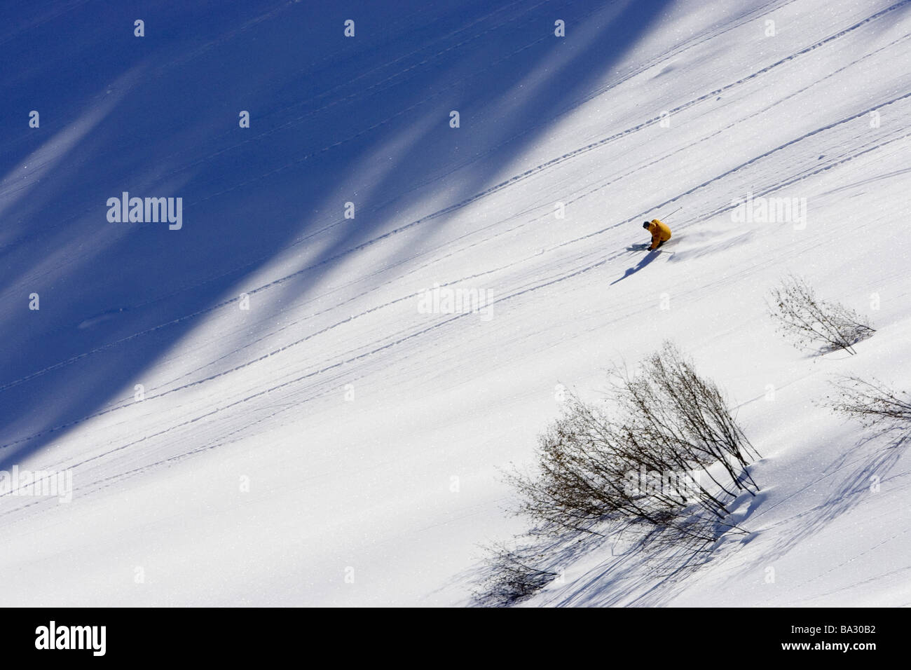 Pro skiers hi-res stock photography and images - Alamy