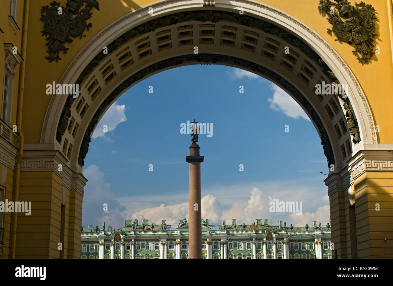 The Grand Archway leading to the Palace Square and Alexander Column ...