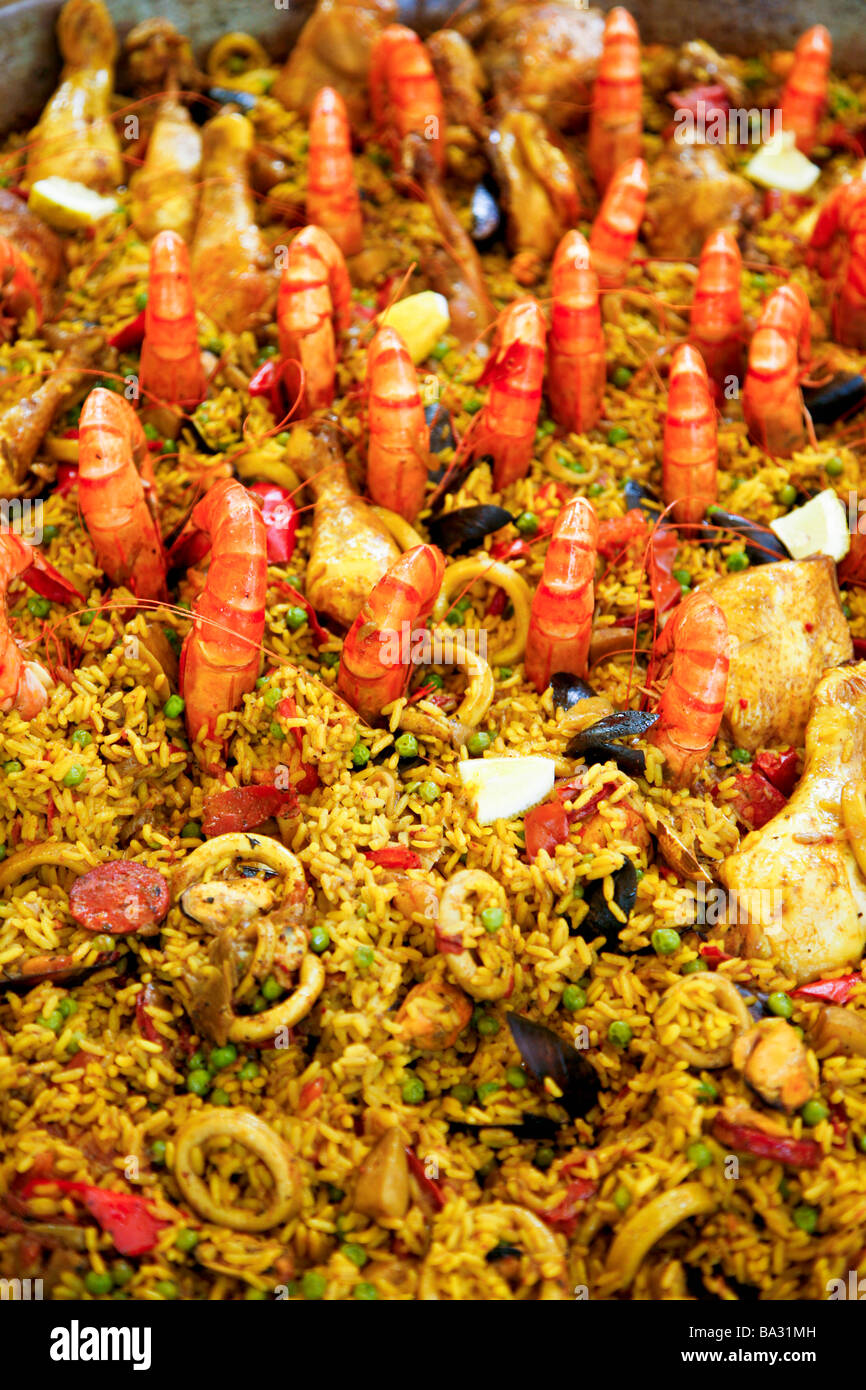 Saint tropez place des lices hi-res stock photography and images - Alamy