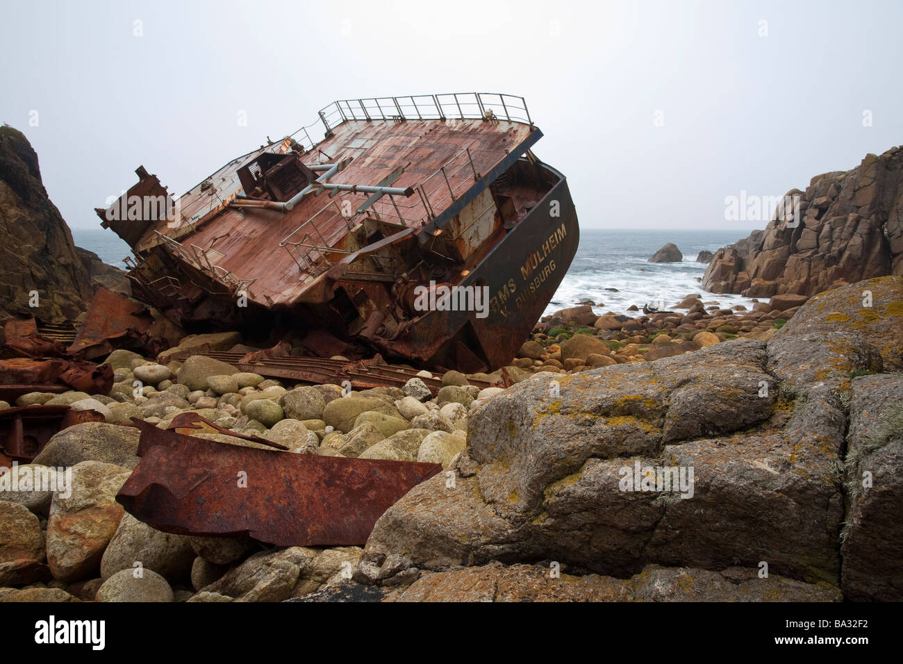 Cornwall ship wreck hi-res stock photography and images - Alamy