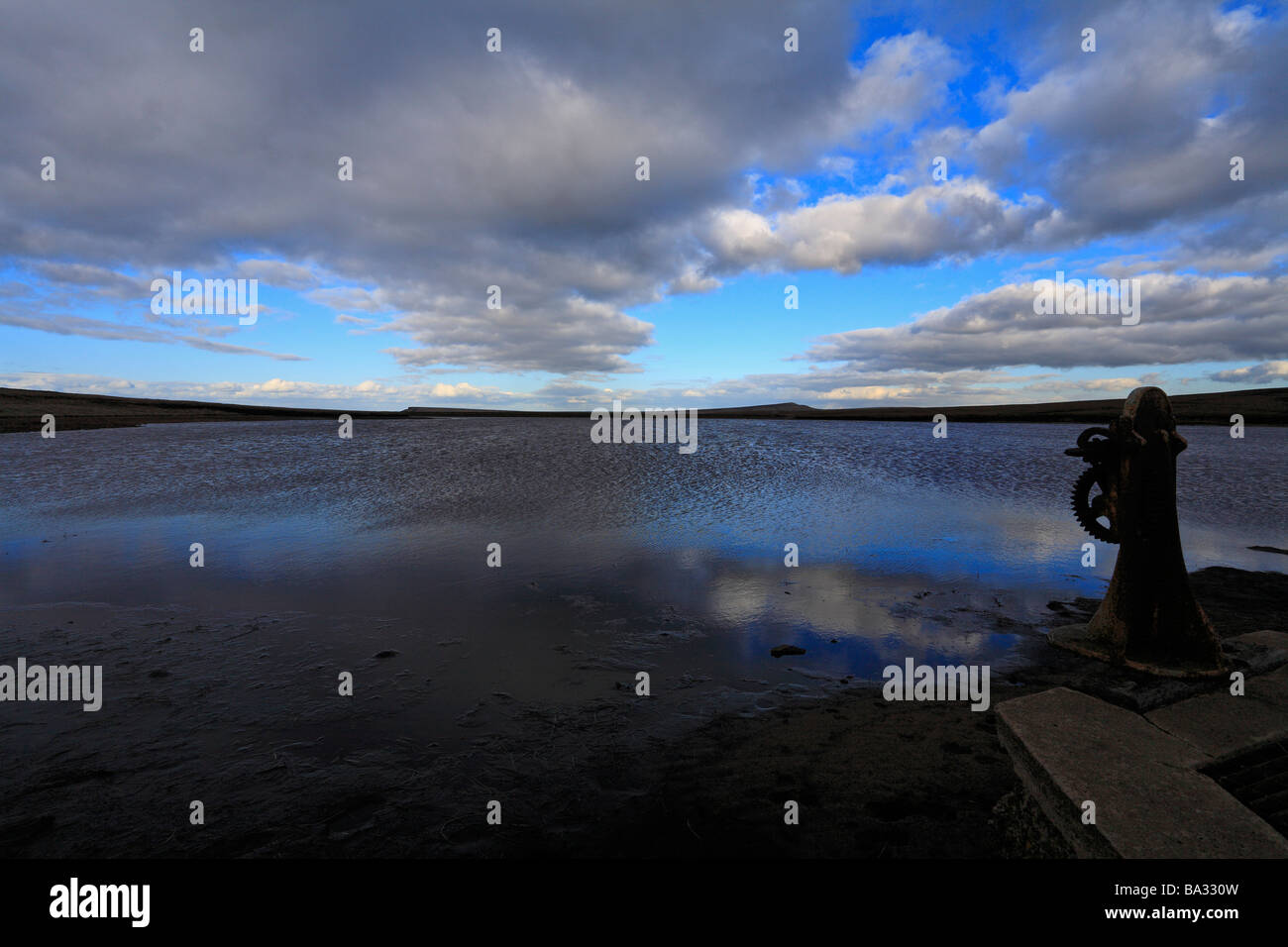 Pennine Way by Black Moss Reservoir, Wessenden Moor, Marsden towards ...