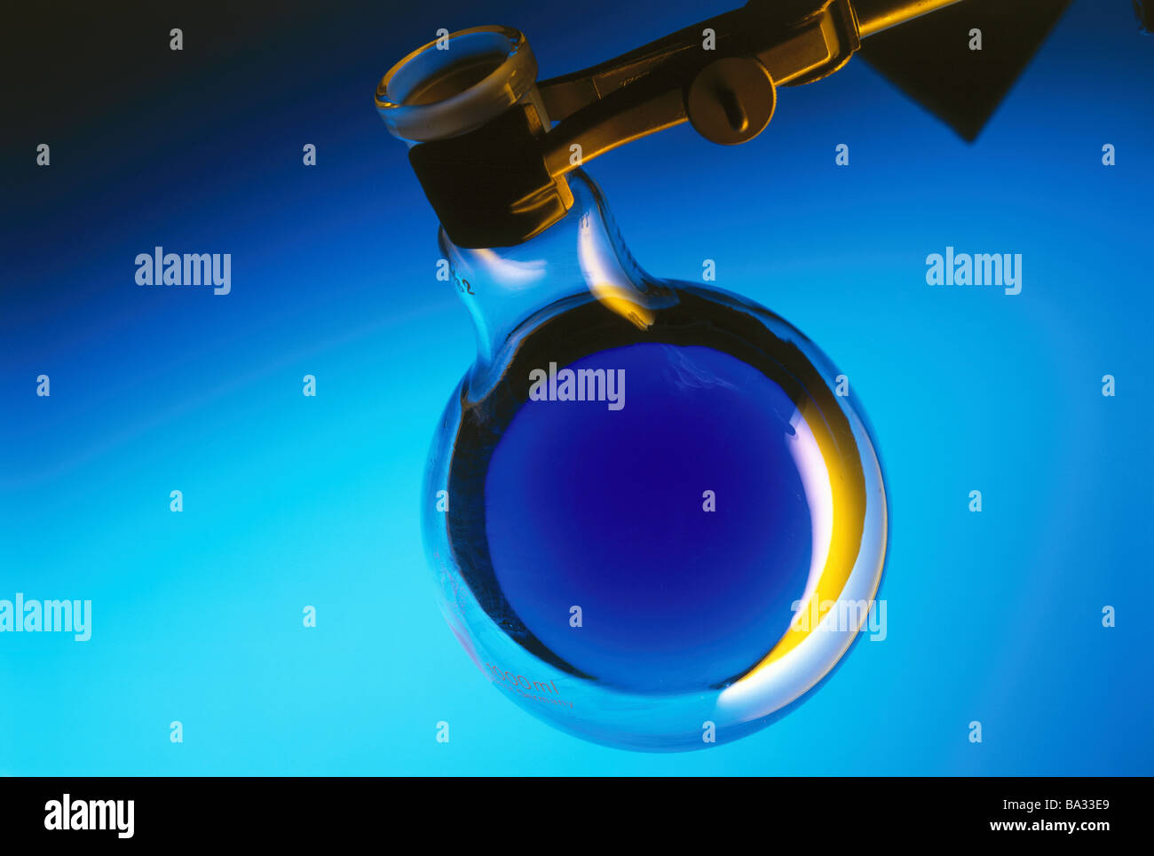 Attempt-construction laboratory-vessel liquid detail glass-vessel ...