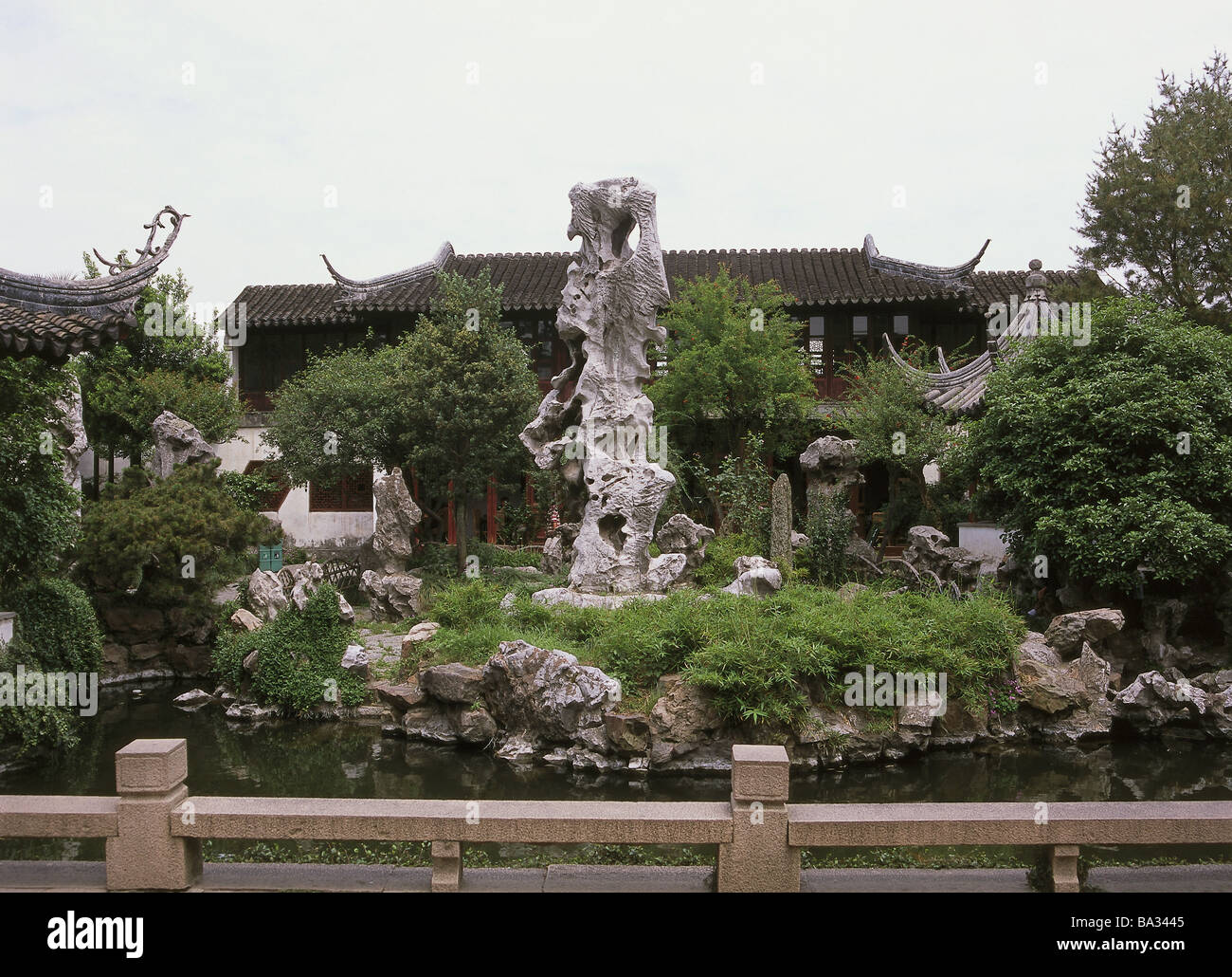 China province Jiangsu Suzhou Lingering guards grounds sea stone ...
