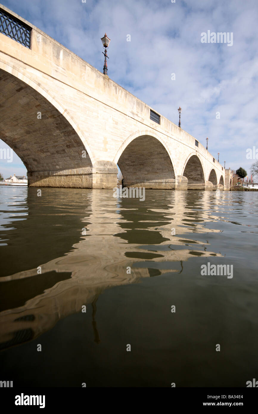 Chertsey Bridge in Surrey River Thames Stock Photo - Alamy