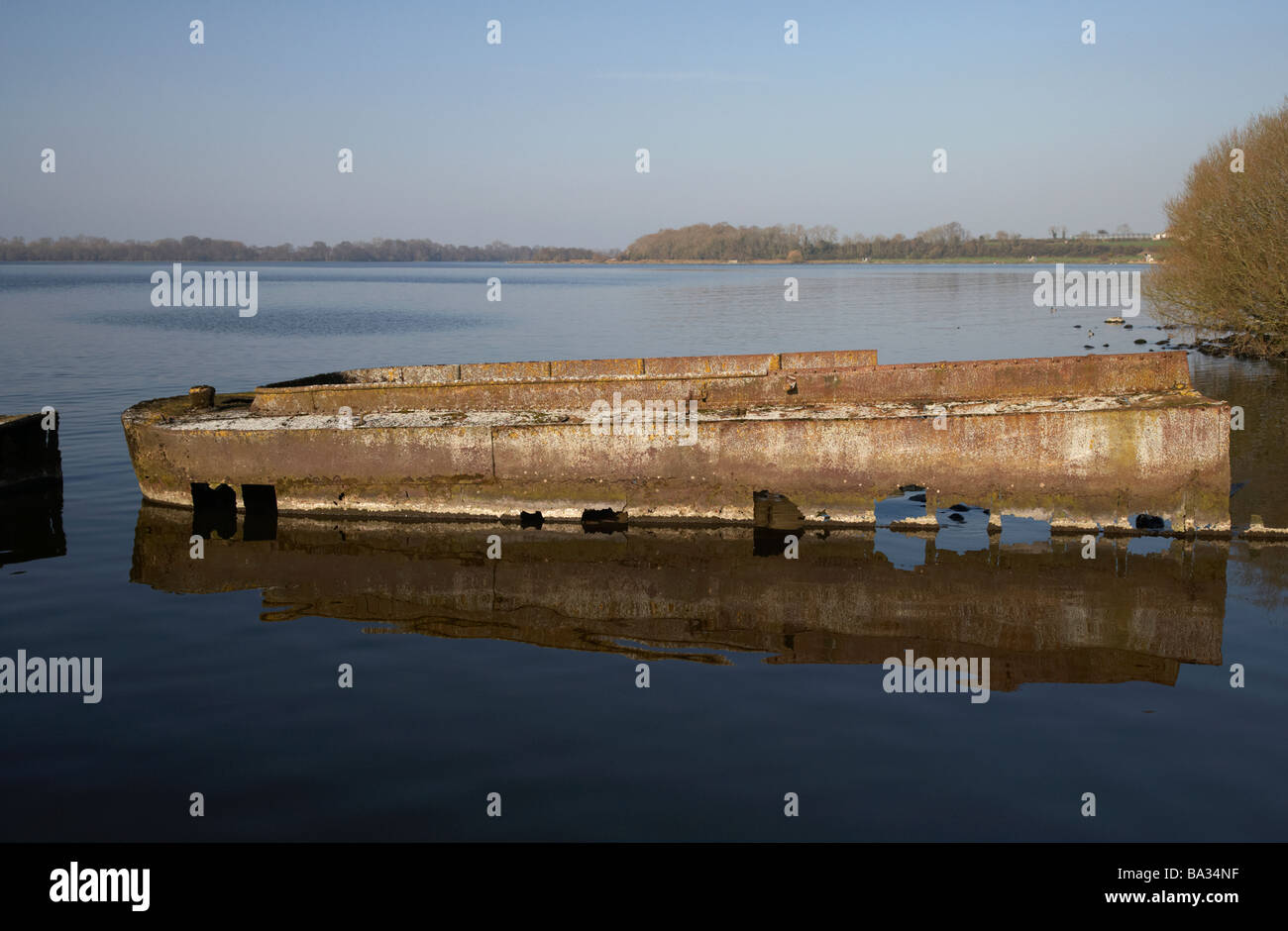 Sunken barge hi-res stock photography and images - Alamy