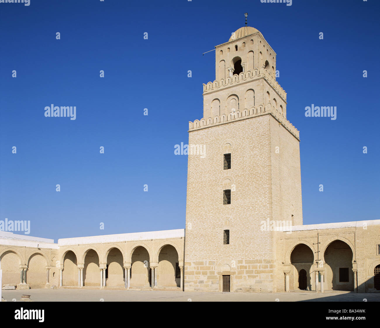 Sidi okba mosque hi-res stock photography and images - Alamy