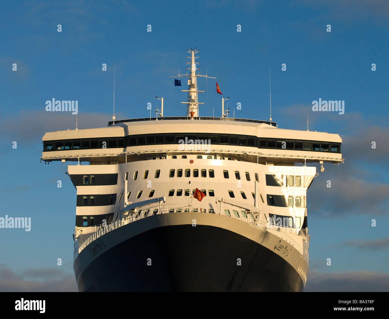 Cunard's Queen Mary 2 ocean liner Stock Photo - Alamy