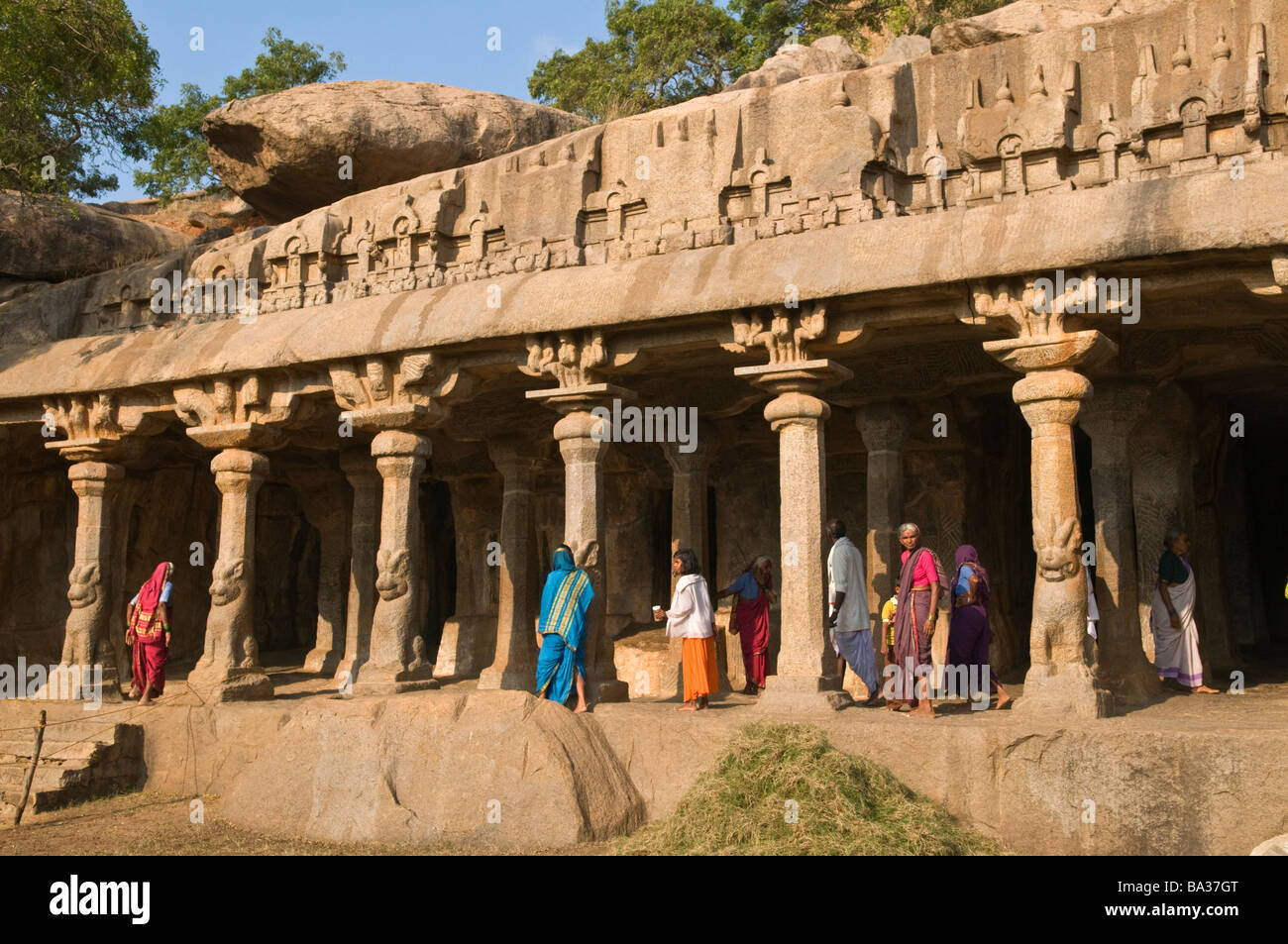 Mahabalipuram monument hi-res stock photography and images - Alamy
