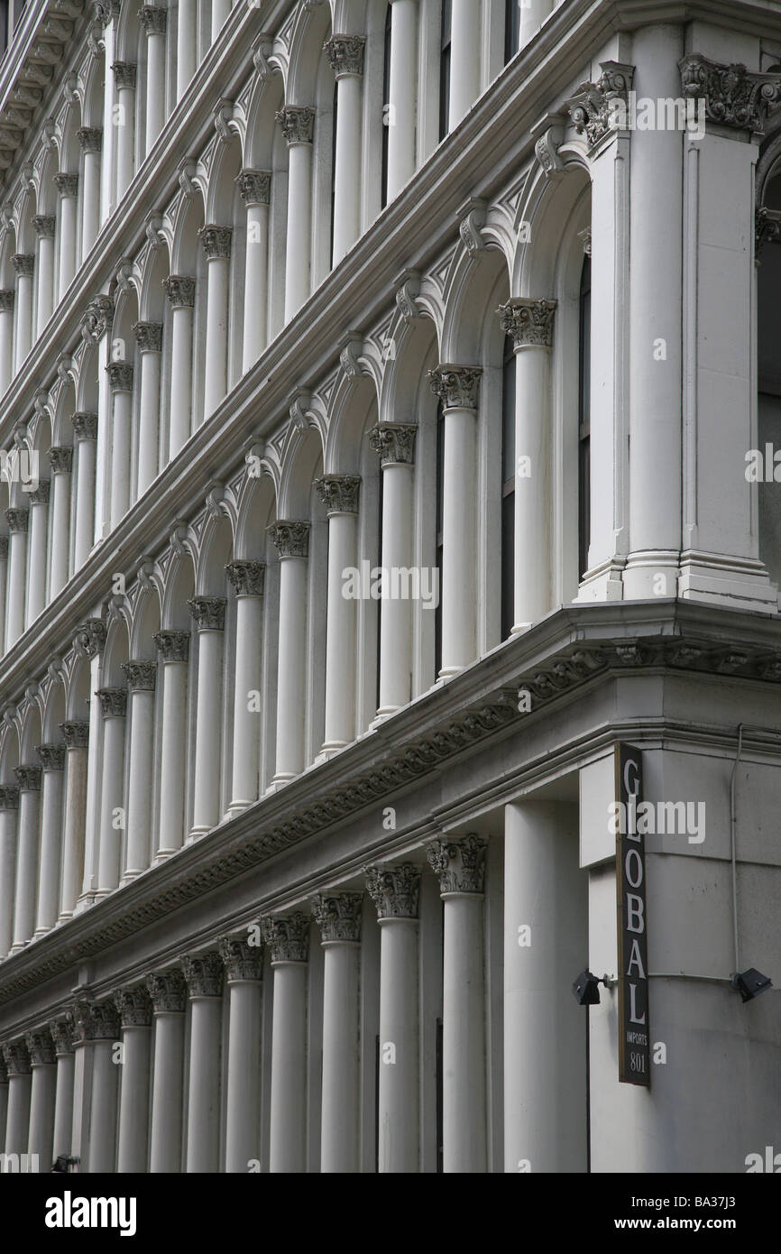 Round columns hi-res stock photography and images - Alamy