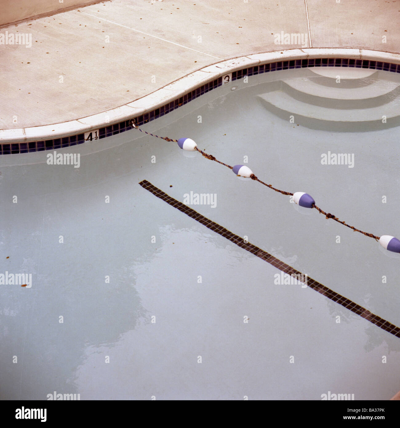 Swimmingpool detachment non-swimmer-area detail pool pools basins basin ...