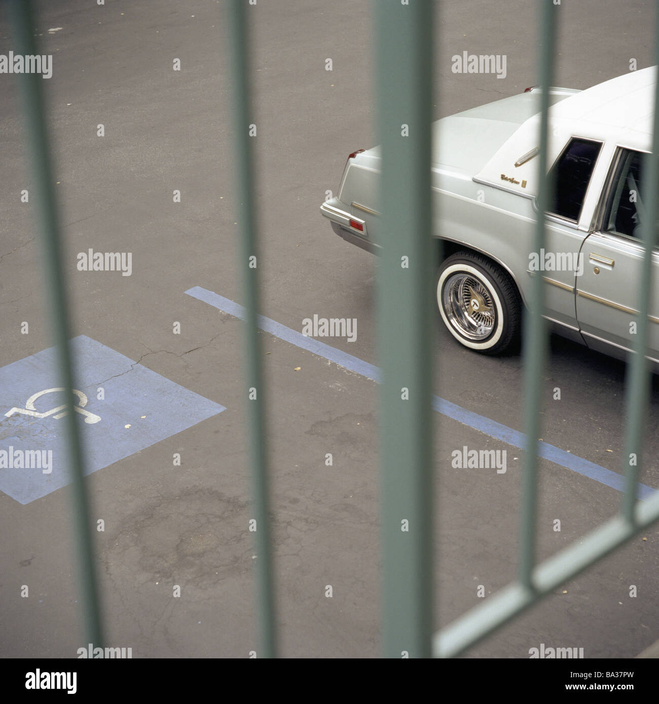 Balcony-hand-rails fuzziness gaze parking place private car ...