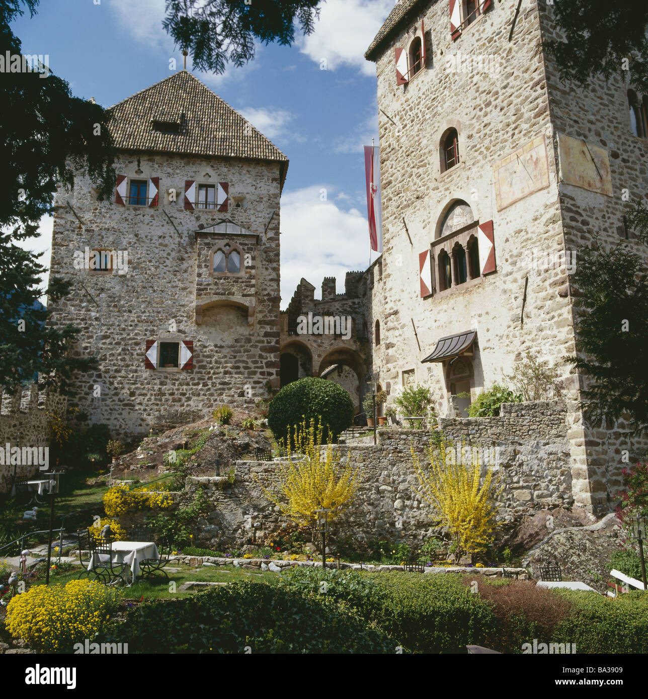 Italy South-Tyrol Tisens Ortsteil Prissian palace defense-castle ...